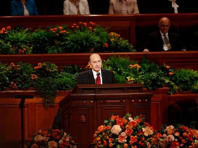 Millioner av trofaste mormoner på verdensomspennende konferanse